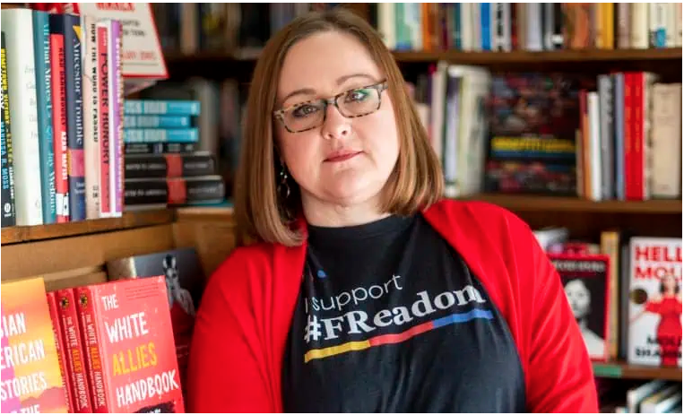 Amanda Jones THAT LIBRARIAN: The Fight Against Book Banning in America ...